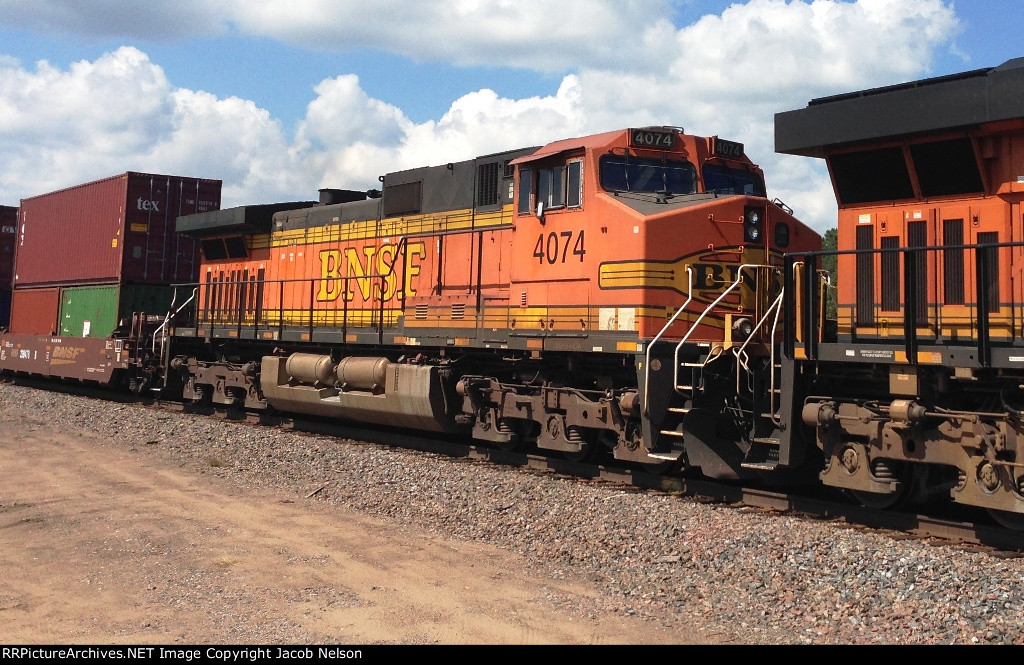 BNSF 4074